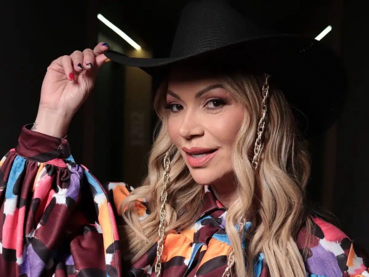 Solange Almeida brilha nos palcos do Brasil durante o São João 2024 em Pelo Menos 10 Estados!