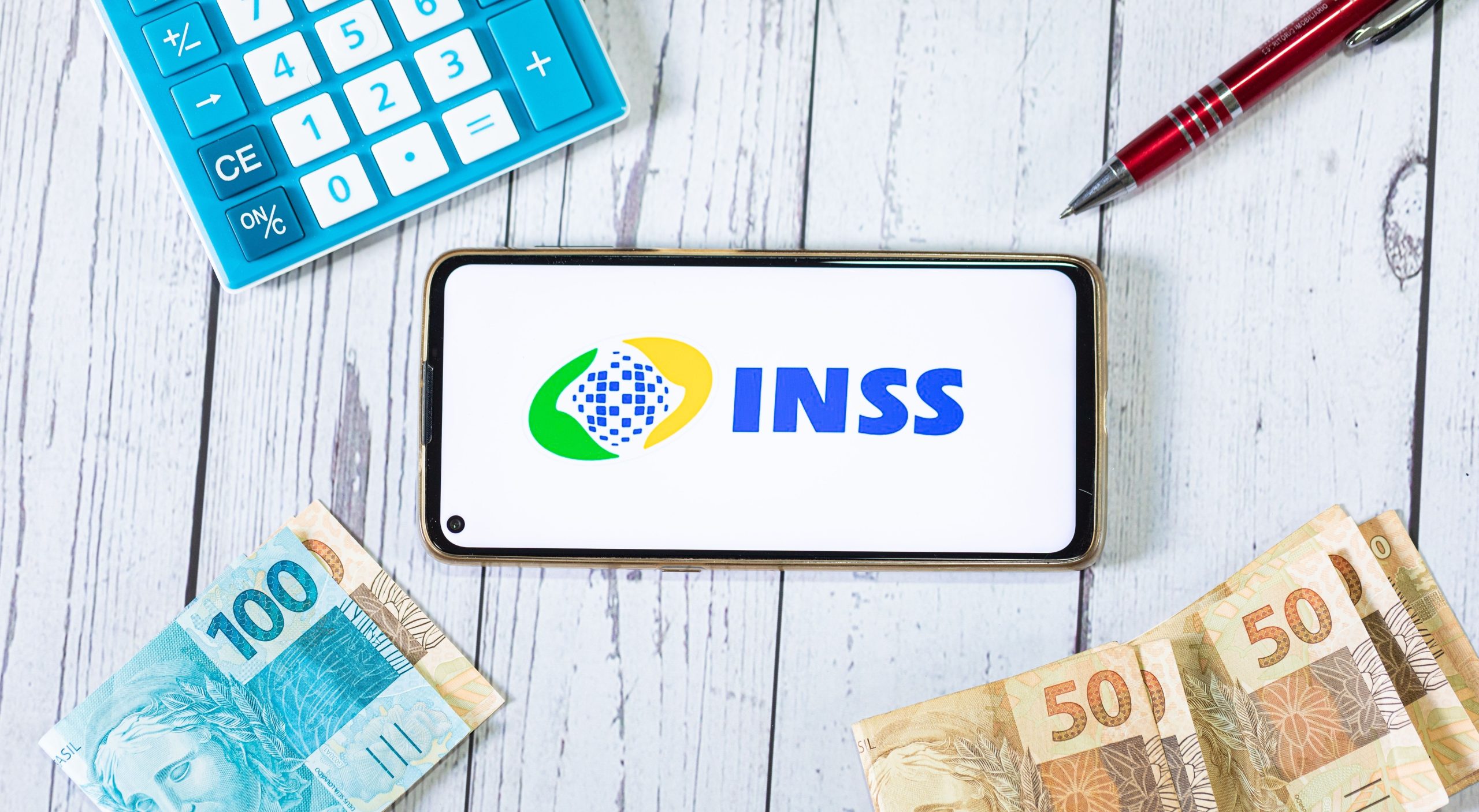 EXTRA! Beneficiários do INSS terão valor a MAIS neste mês – Confira como RECEBER!